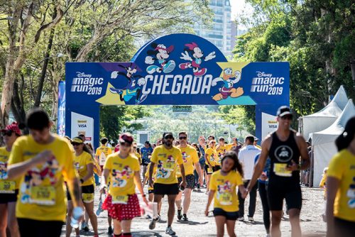 Você em ação: fotos de Disney Magic Run, Night Run Pop e Oscar Fila ...